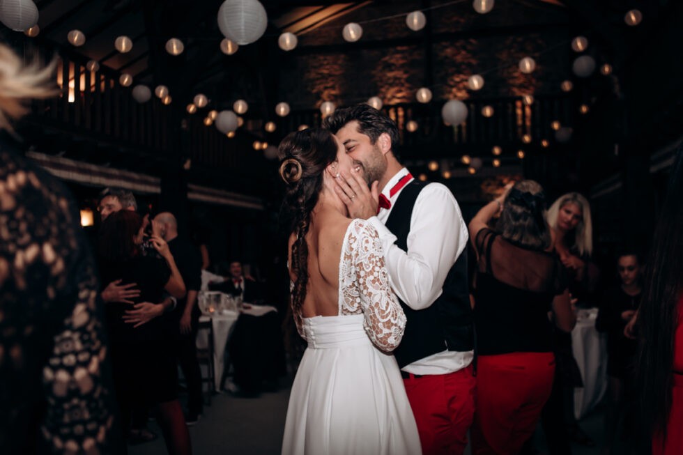 Un mariage en rouge et noir - Photographe Saint Jean de Luz